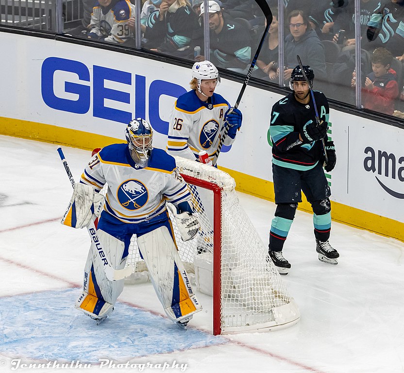 Eric Comrie records second career NHL shutout