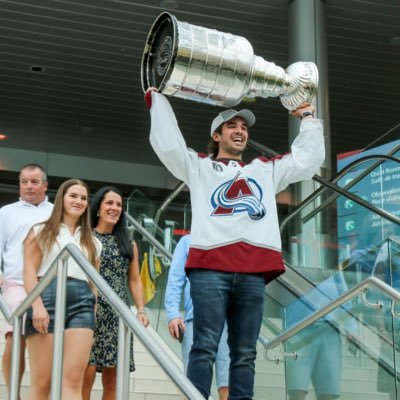 Avalanche trade Alex Newhook to Canadiens