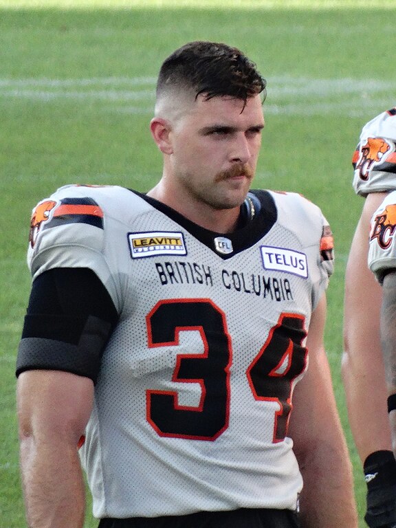 Lions fullback David Mackie retires at age 30