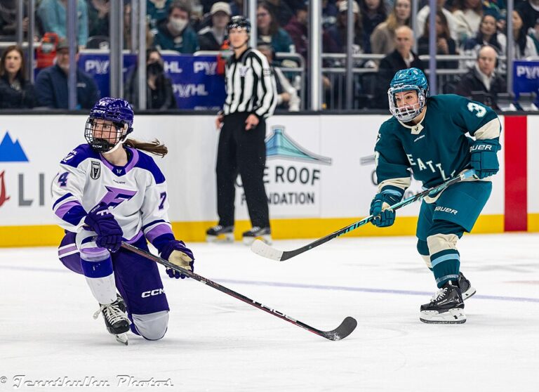 Abby Hustler signs with PWHL's Hamilton
